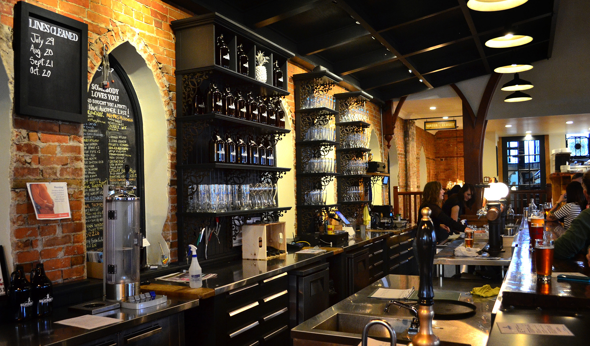 78_02BarArea » I've Been Bit! Travel Blog