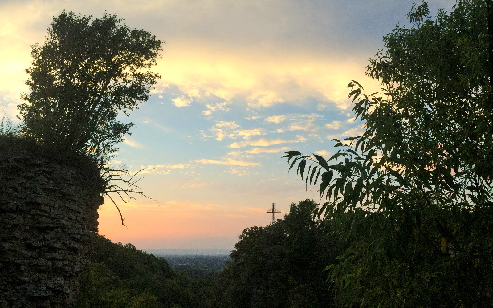 207-Overlooking-Hamilton-Sunset » I've Been Bit! Travel Blog